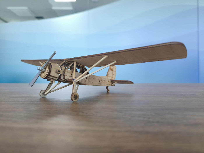 Překližkový model l-60S brigadyr
